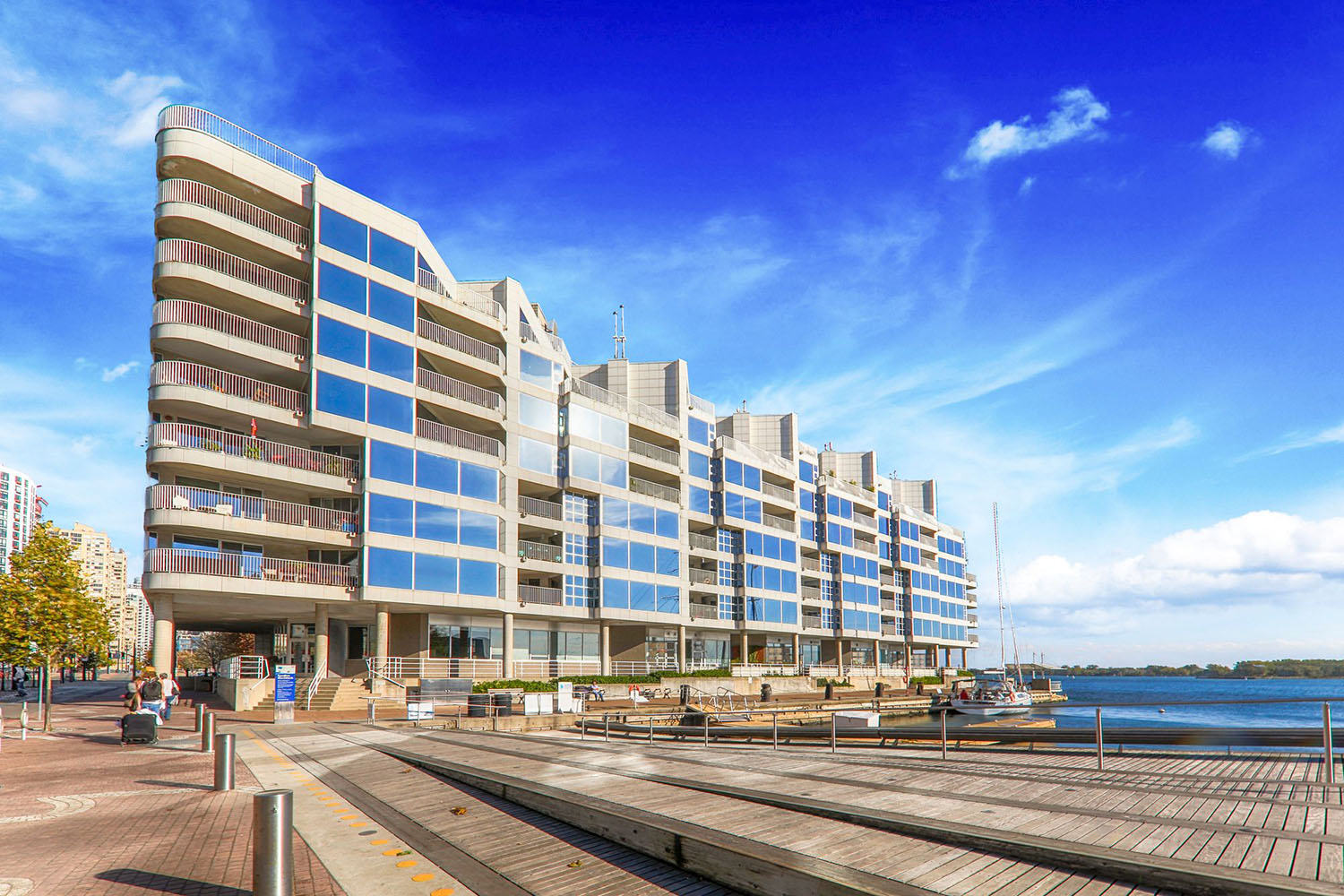 Harbour Terrace Condominiums - Carte canadienne des édifices et des ...