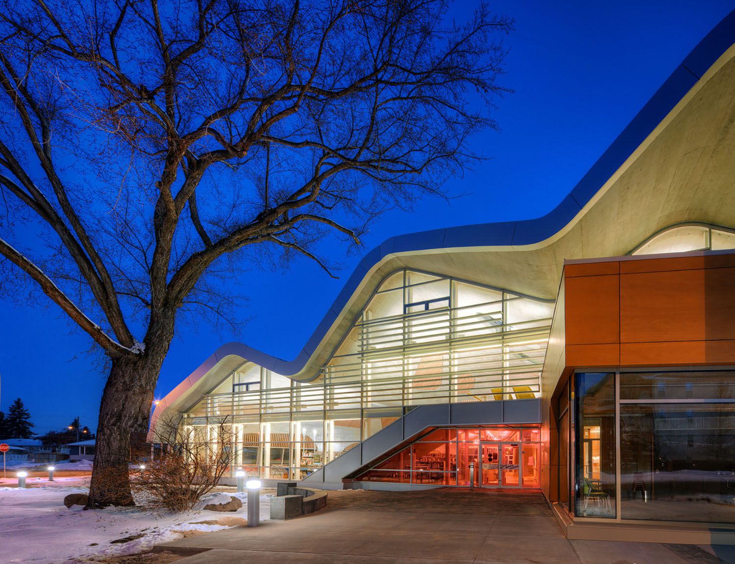 Jasper Place Branch Library - Carte canadienne des édifices et des ...