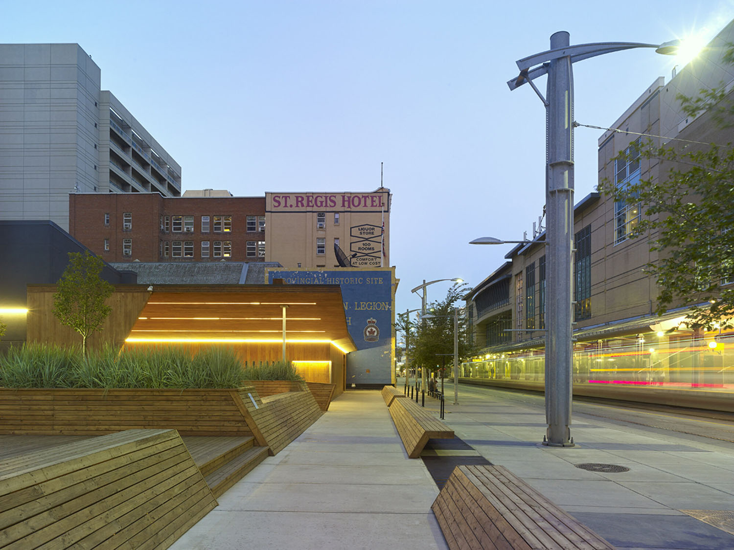 South Bow Plaza - Carte canadienne des édifices et des lieux primés